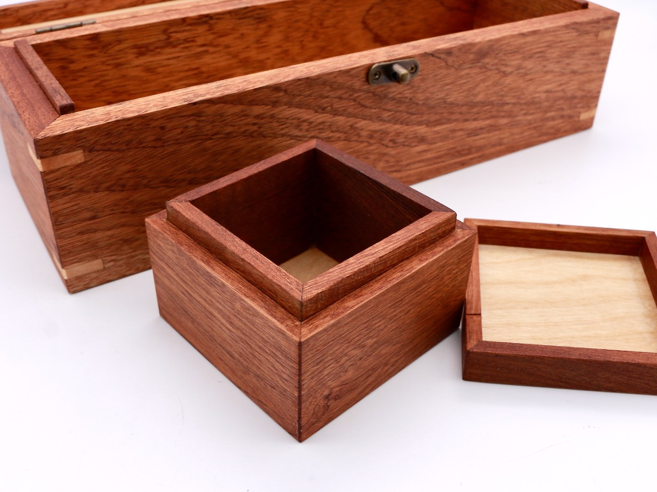Handmade Wooden Pet Urn for Pet Bird - The Perfect Resting Place!